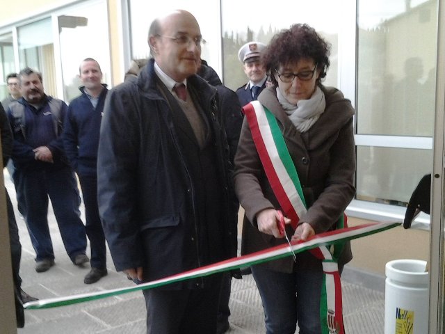 Taglio del nastro per la nuova sede di Acquedotto del Fiora in via ... Taglio del nastro per la nuova sede di Acquedotto del Fiora in via ...