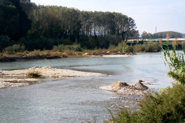 Fiume Serchio, rafforzare gli argini e una nuova idrovora sul ...