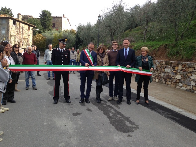 Inaugurato il parcheggio di Castelvecchio di Compito. Ben 10 nuovi ...