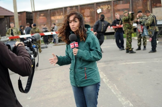 La reporter di guerra di Rai News 24, Lucia Goracci incontra gli ...